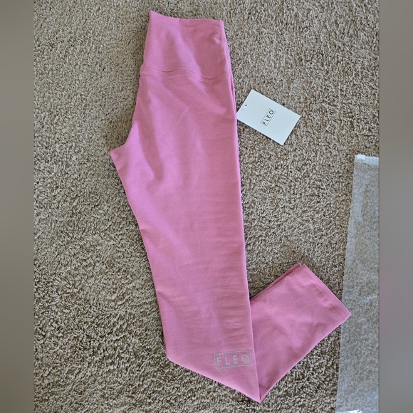Fleo | Pants & Jumpsuits | Nwt Fleo El Toro Pink Leggings Size Medium ...